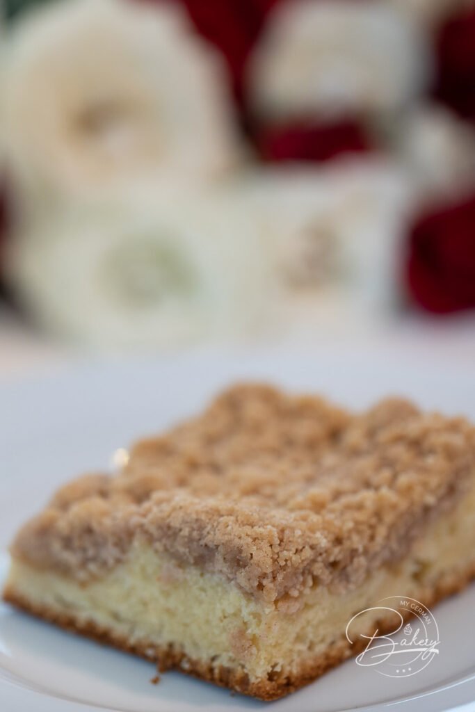 Einfacher Hefekuchen - Streuselkuchen mit Apfelmus